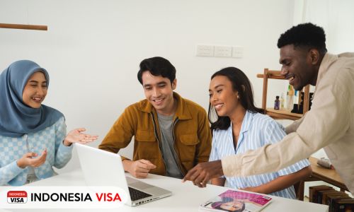 12 Indonesian Cultural Etiquettes You Need to Know